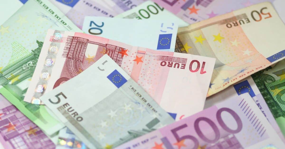 48 Powerful Positive Affirmations to Attract Money and Abundance